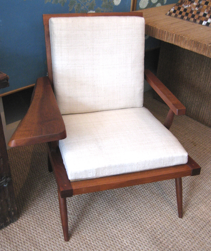 1950S GEORGE NAKASHIMA STYLE WALNUT PADDLE ARM CHAIR