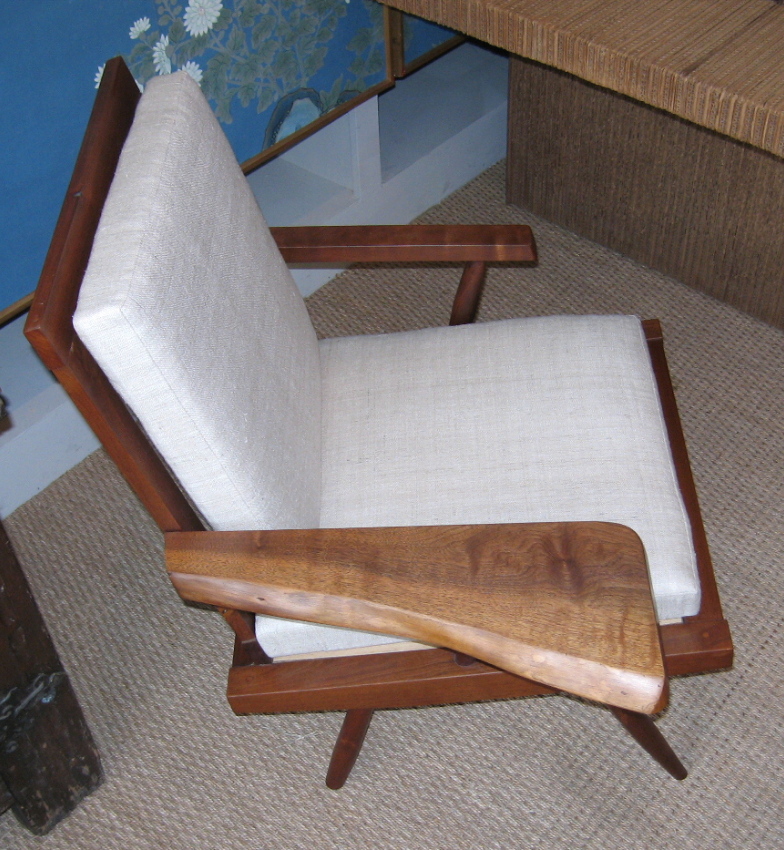 1950S GEORGE NAKASHIMA STYLE WALNUT PADDLE ARM CHAIR